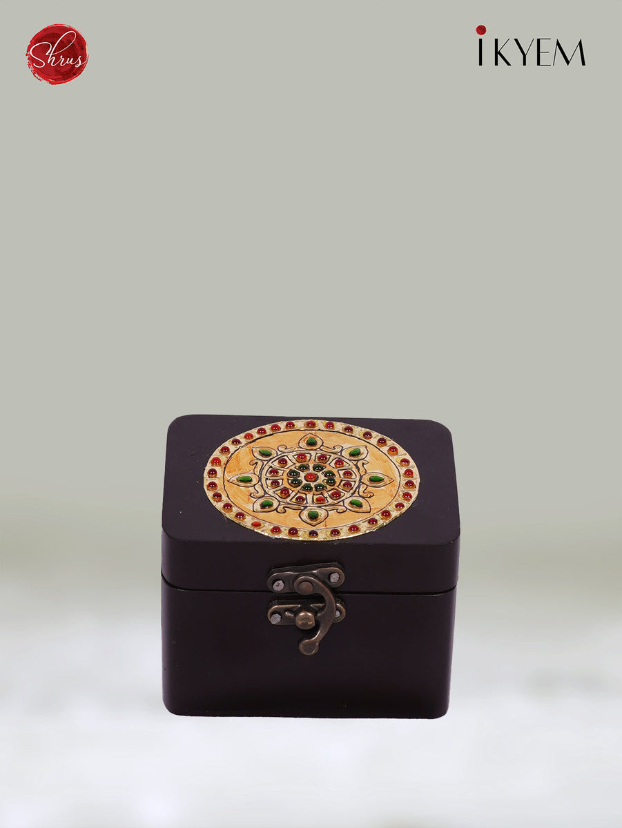 Tanjore Painted Box (Wooden) - Return Gifts – Ikyem