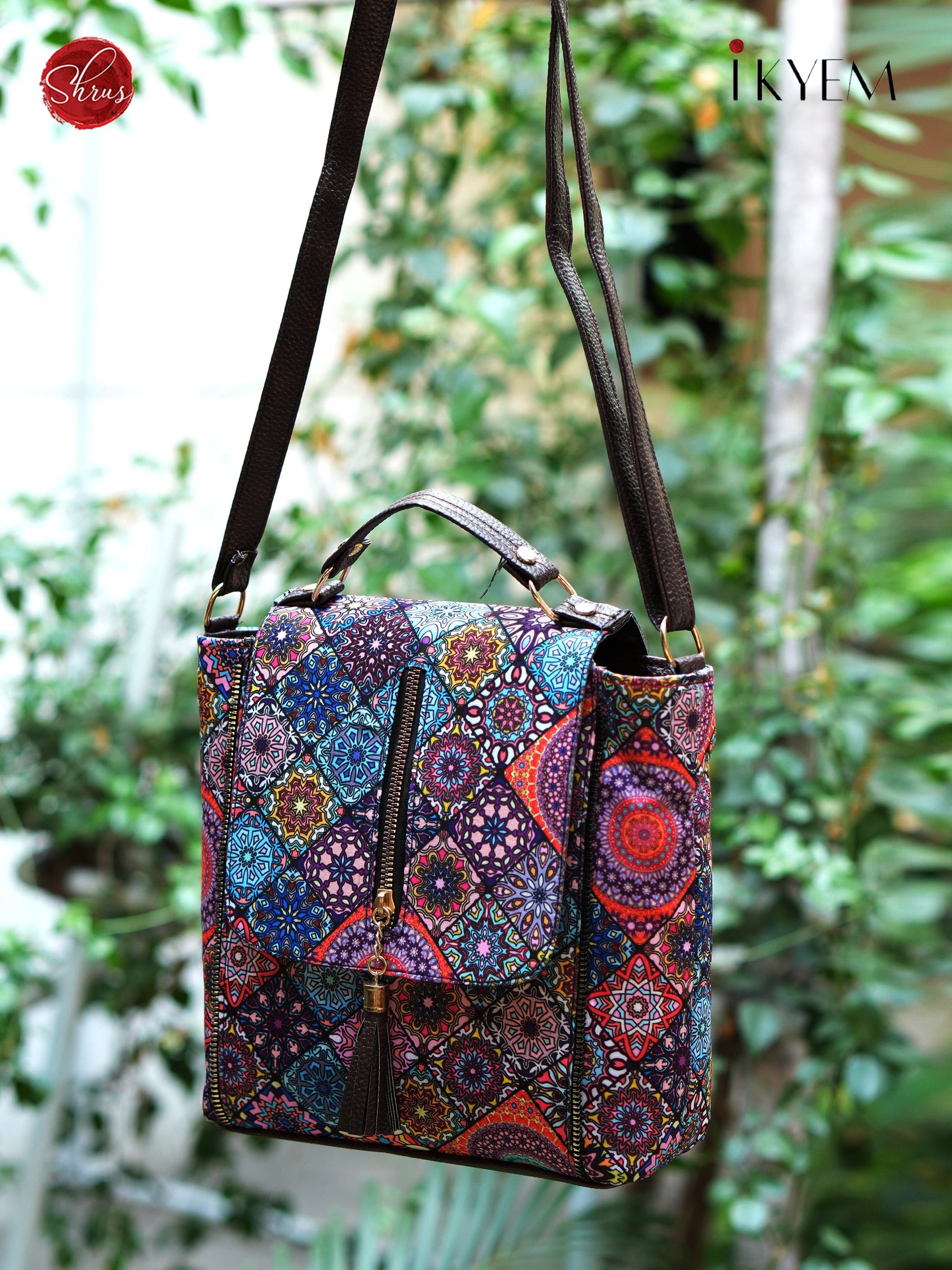 Multicolor -Printed hand bag