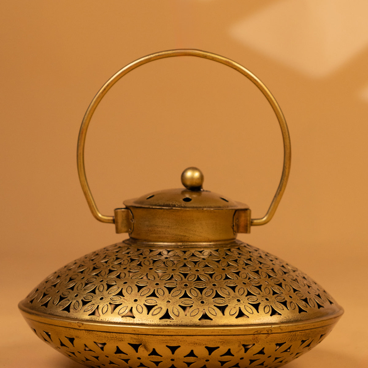 Metal Hanging T-light in Jhaali Pattern - Flat Round - KL04129 – Ikyem