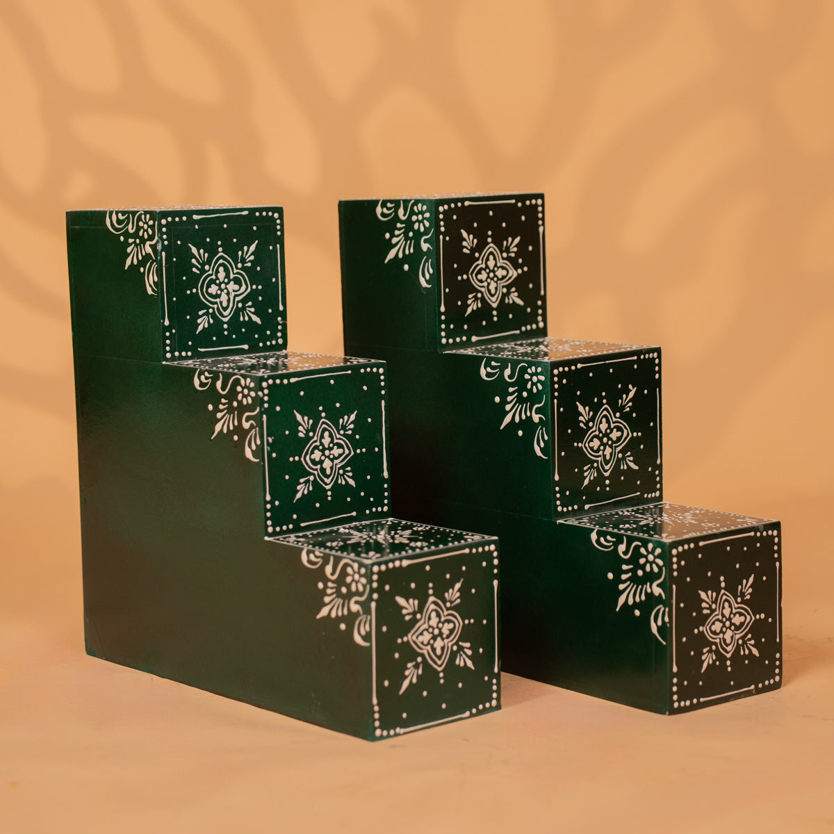 WOODEN HANDPAINTED 3-STEP DIYA PADI (set of 2) - GREEN - KD18172 – Ikyem