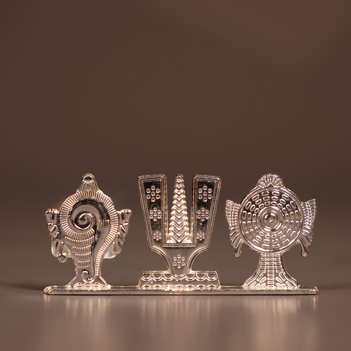 Buy Silver-Plated Shank Chakra Naama Stand | Shop Ikyem