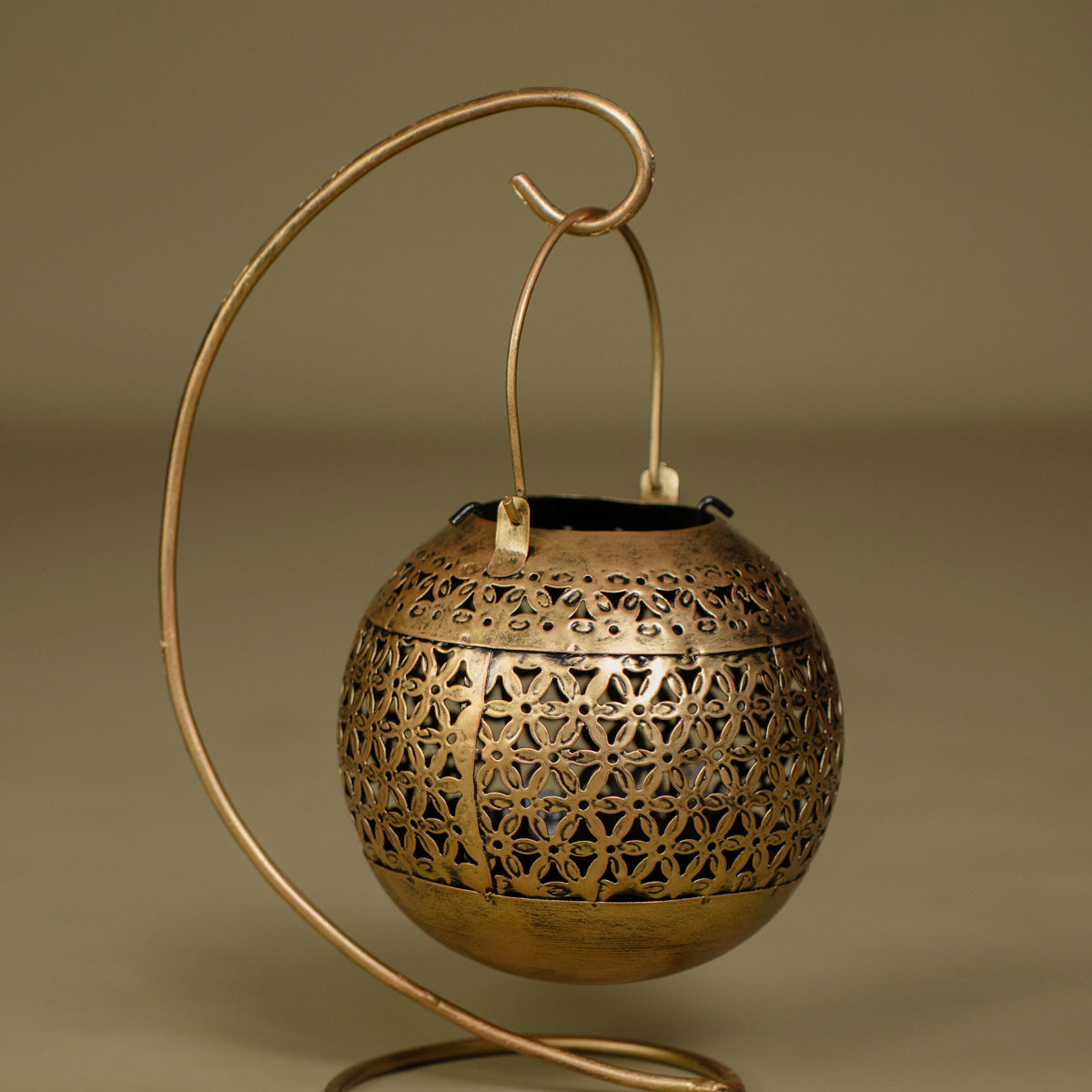 Iron Hanging T-light in Jhaali Pattern with stand - big - KG01139 – Ikyem