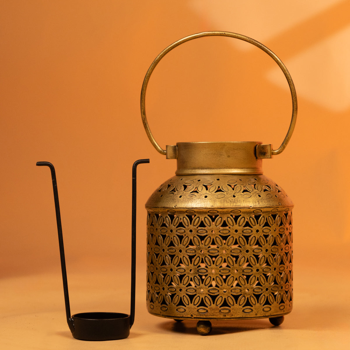 Iron Hanging T-light in Jhaali Pattern - Cylindrical - 6 inch- KL04112 ...